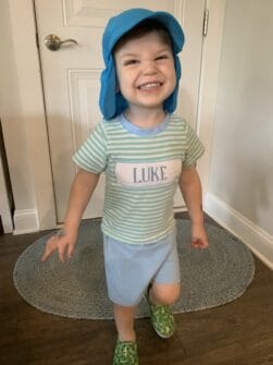 How to keep a hat on a toddler - Celebrating with kids