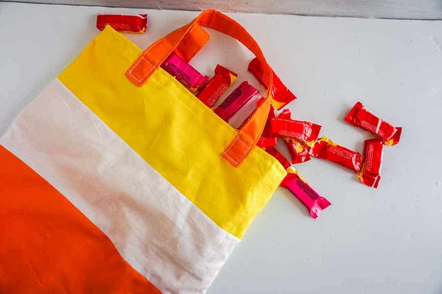 22 Easy DIY Halloween Gift Ideas - Celebrating with kids