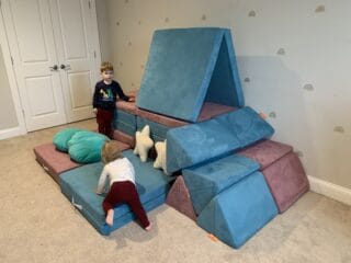 Nugget Comfort vs Foam Oh! - Celebrating with kids