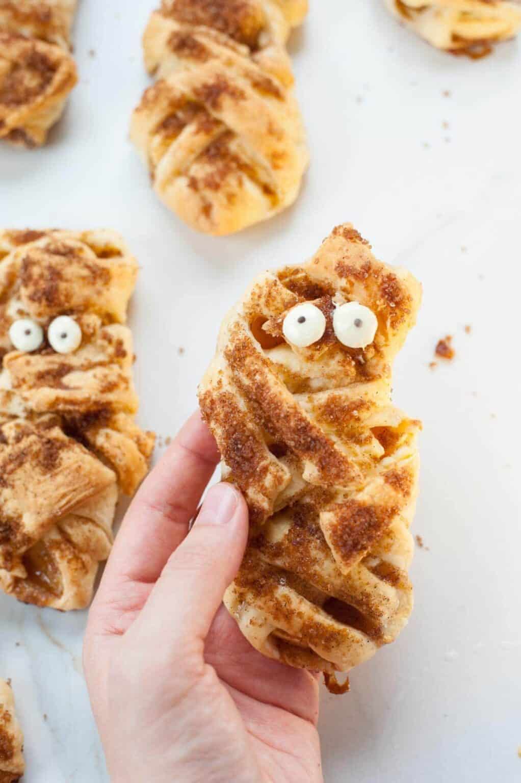 17 fun & easy Halloween breakfast ideas - Celebrating with kids