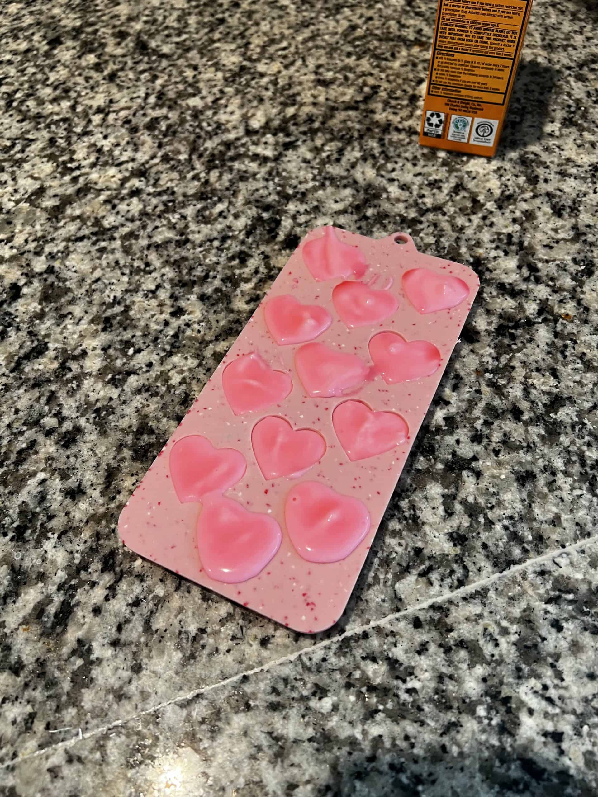 Valentines Day science experiment for kids - Celebrating with kids