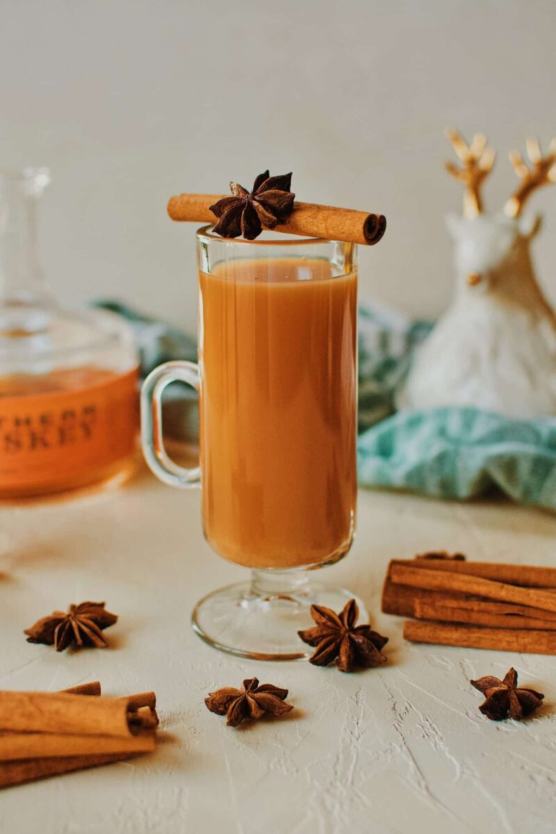 25 Best hot alcoholic drinks for Thanksgiving - Celebrating with kids