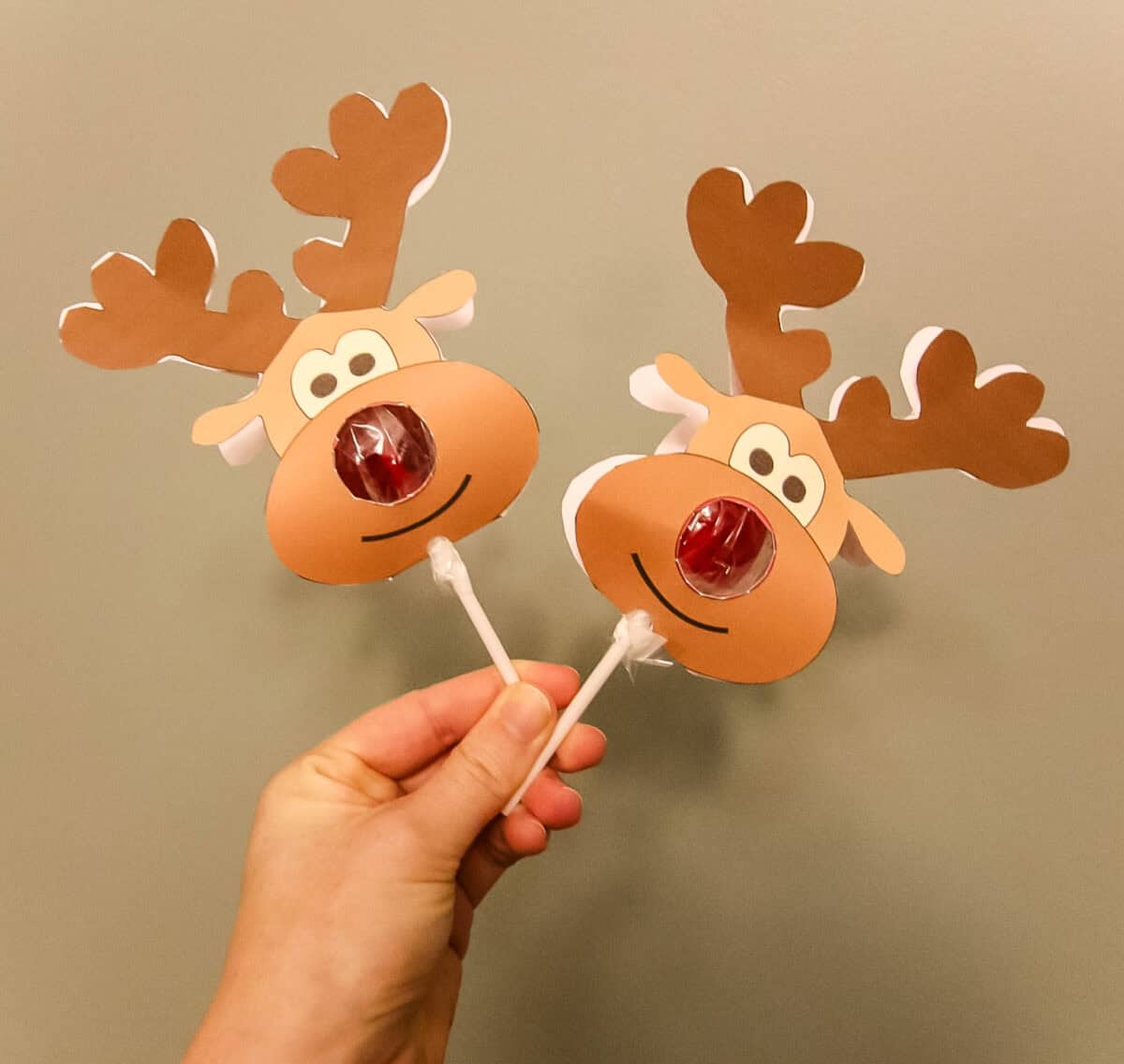 Reindeer lollipop gift tag - easy Christmas class gift idea ...