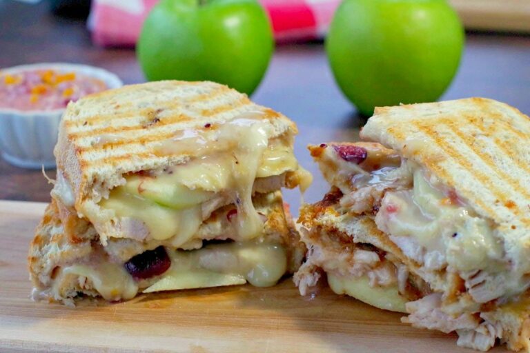 17 Christmas Sandwich Ideas - Celebrating with kids