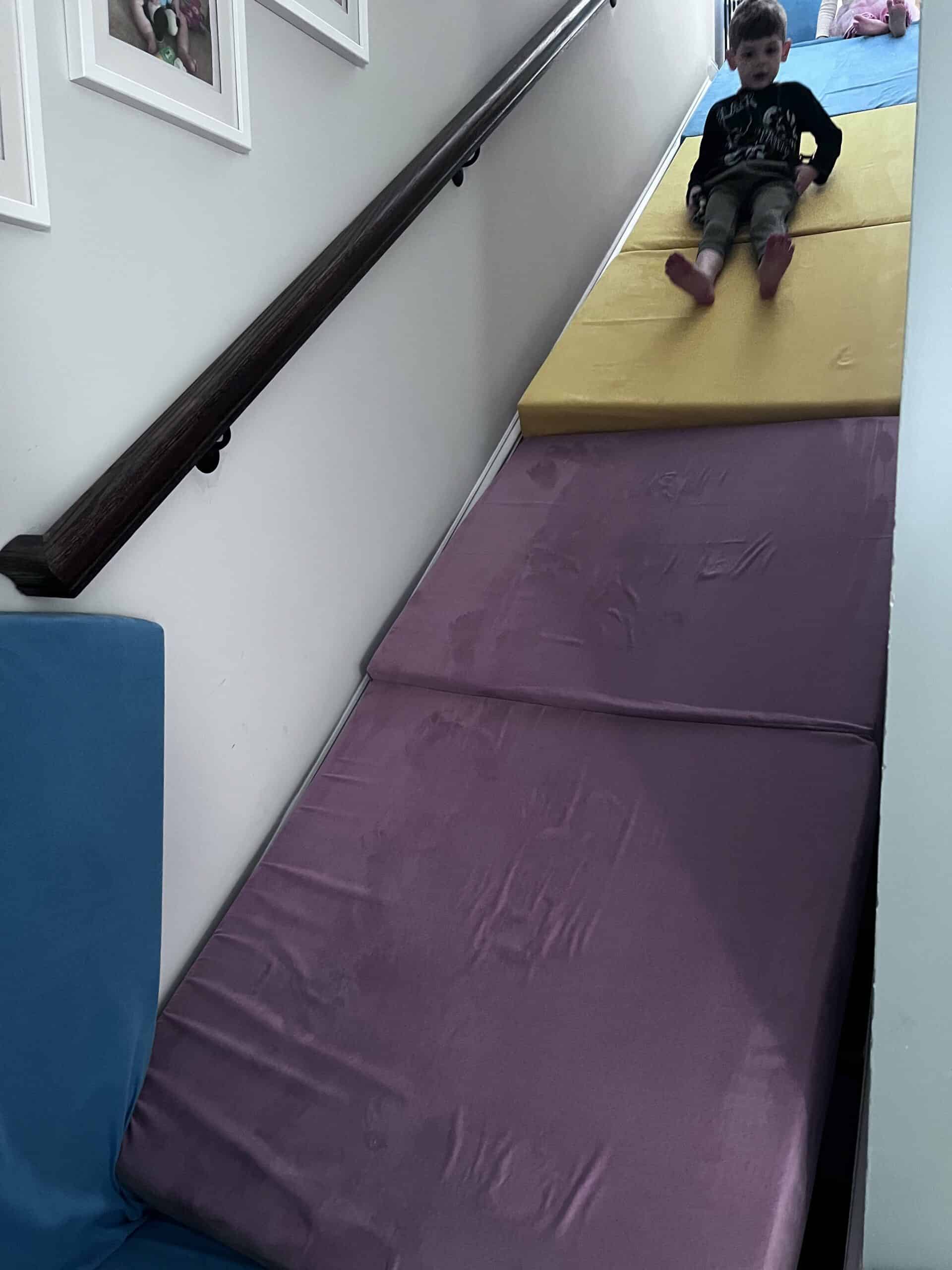 How to set up a nugget stair slide - Celebrating with kids