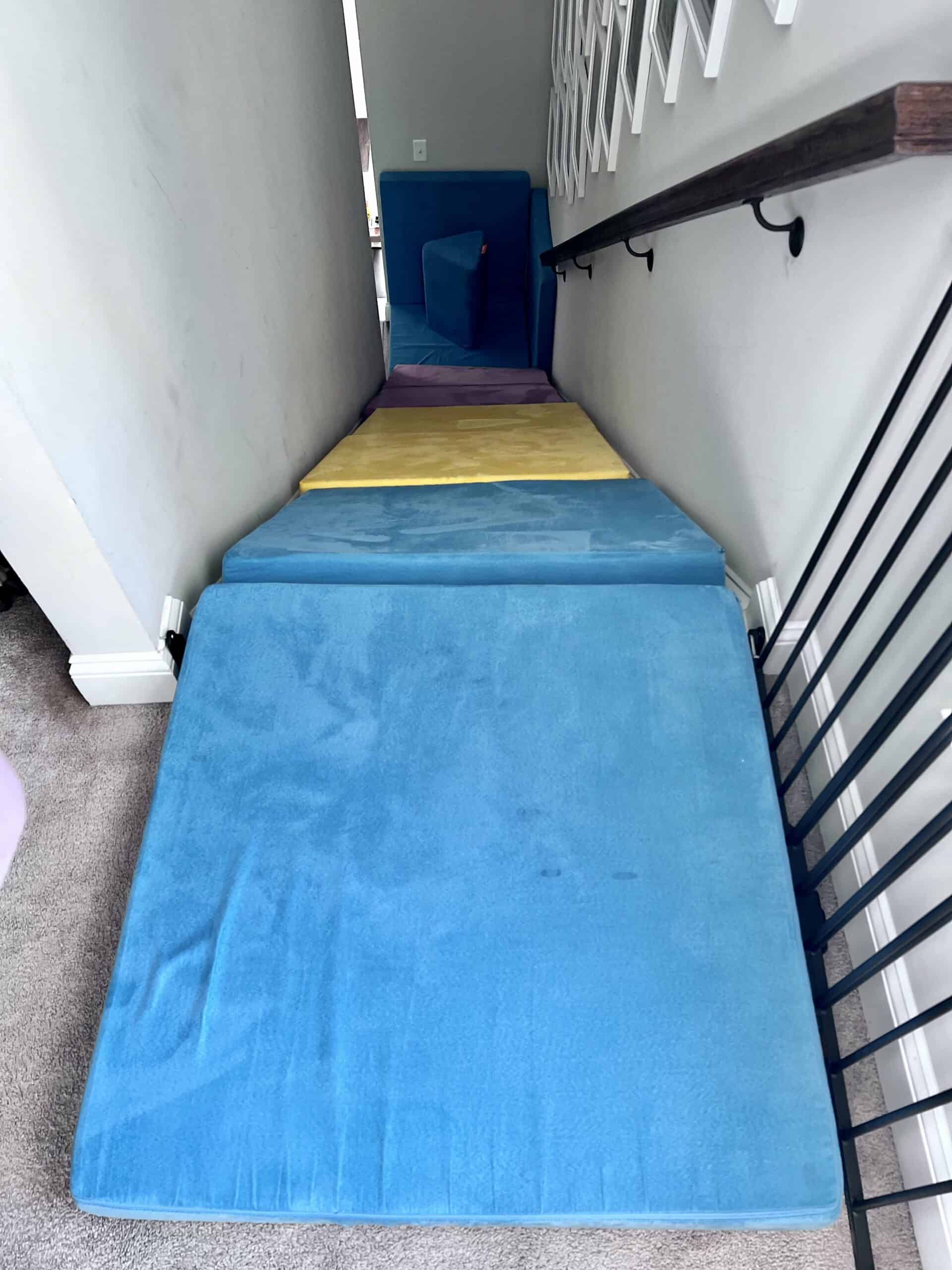 How to set up a nugget stair slide - Celebrating with kids
