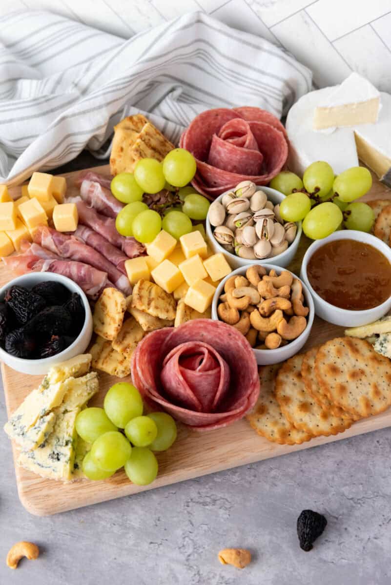 17 Festive Christmas Charcuterie Boards - Celebrating with kids