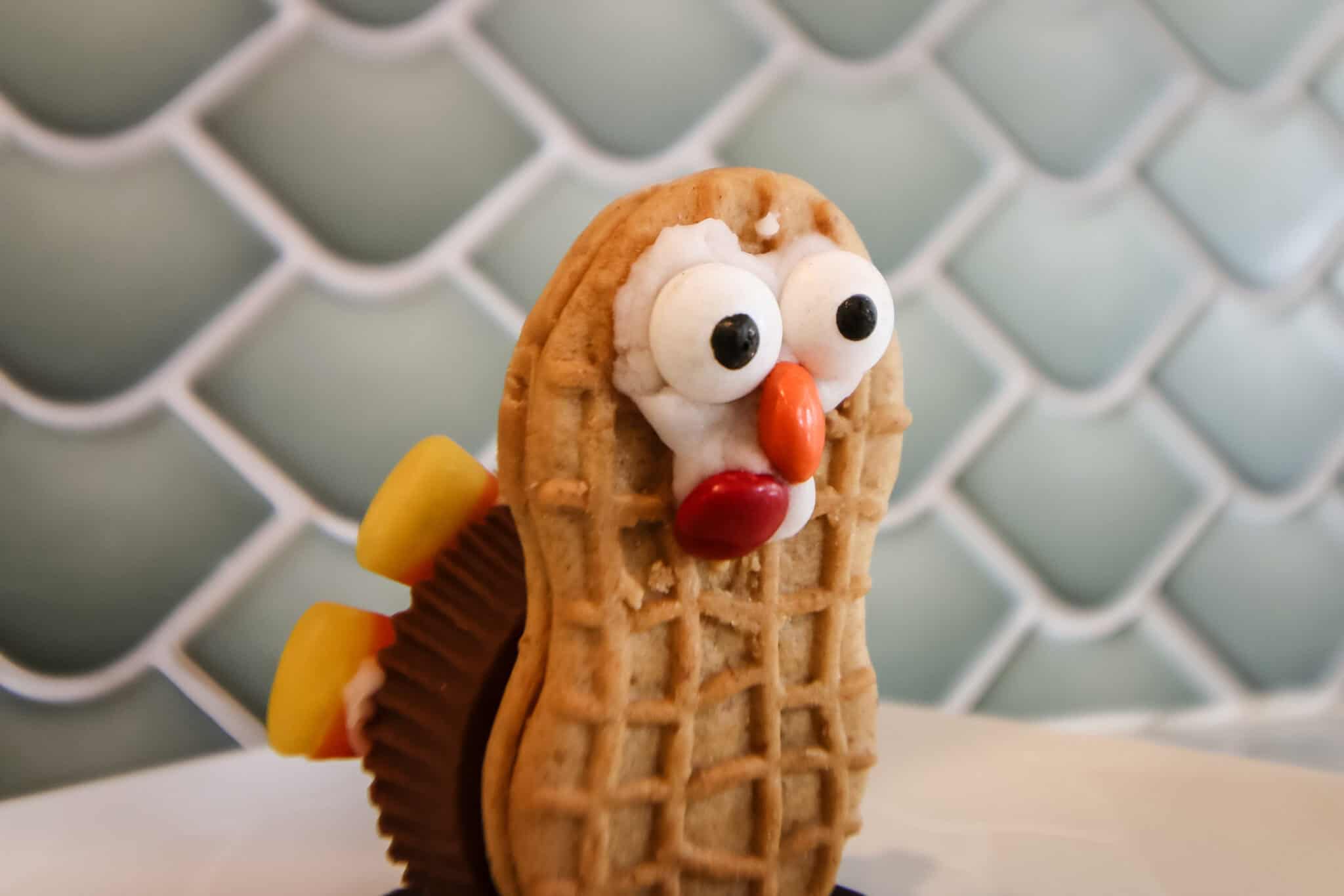 Cookie Turkeys for Thanksgiving - Celebrating with kids