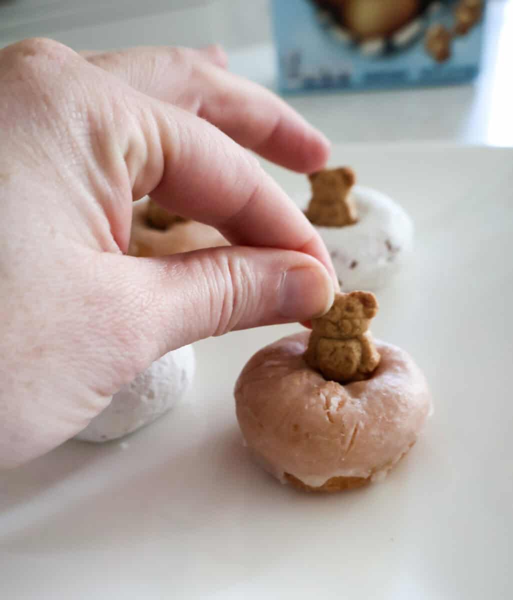 Super easy Groundhog Day Treat for kids - Celebrating with kids