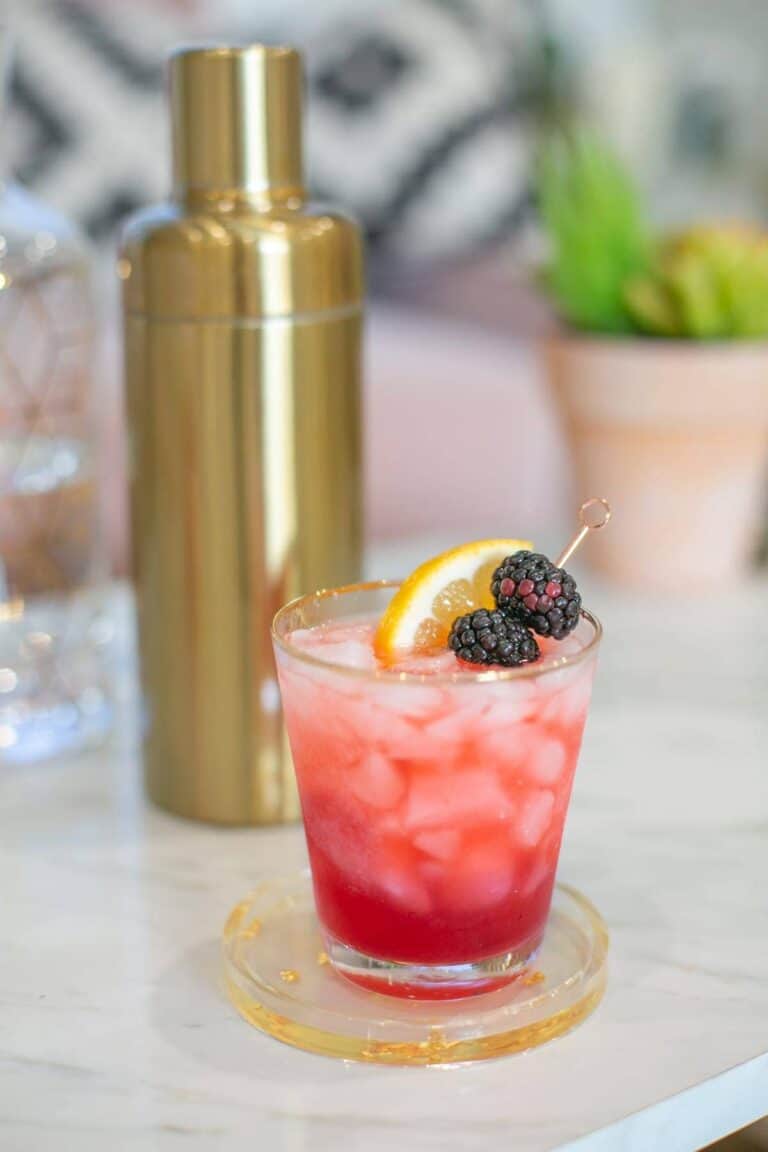 16 Drinks to Serve on Easter: Mocktails & Cocktails for Everyone ...