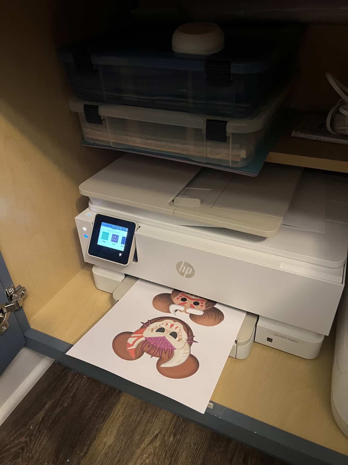 How to make door magnets for a Disney cruise - Celebrating with kids